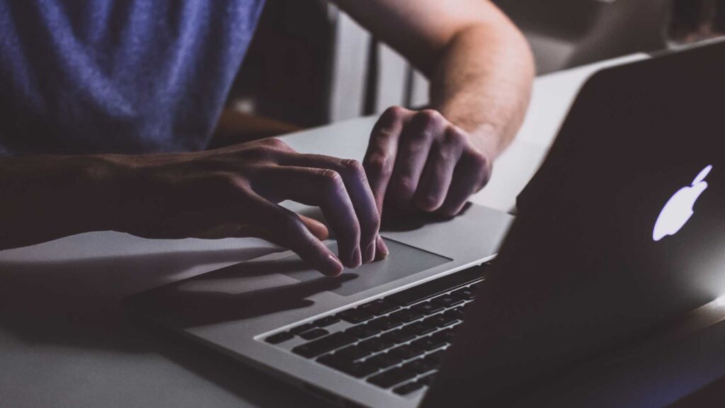 Anonymat en ligne : Mythe ou réalité à l'ère du high-tech